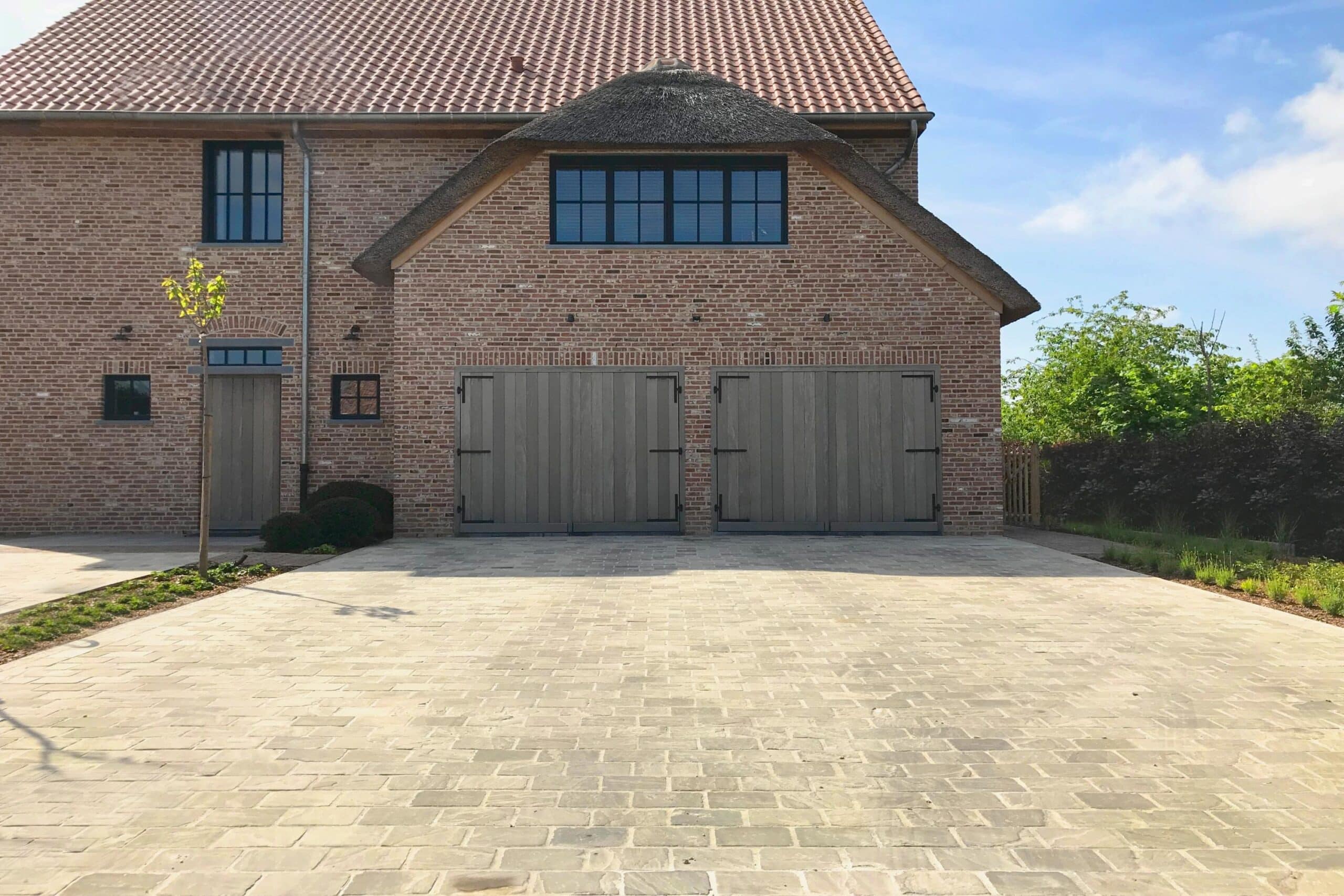 Mansardedak: voordelen & kosten [+ waar op letten?]